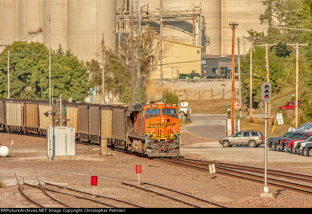 BNSF 5942